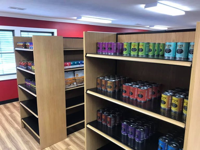 Pet Store gondola shelving achieves high-end shopping experience on a ...